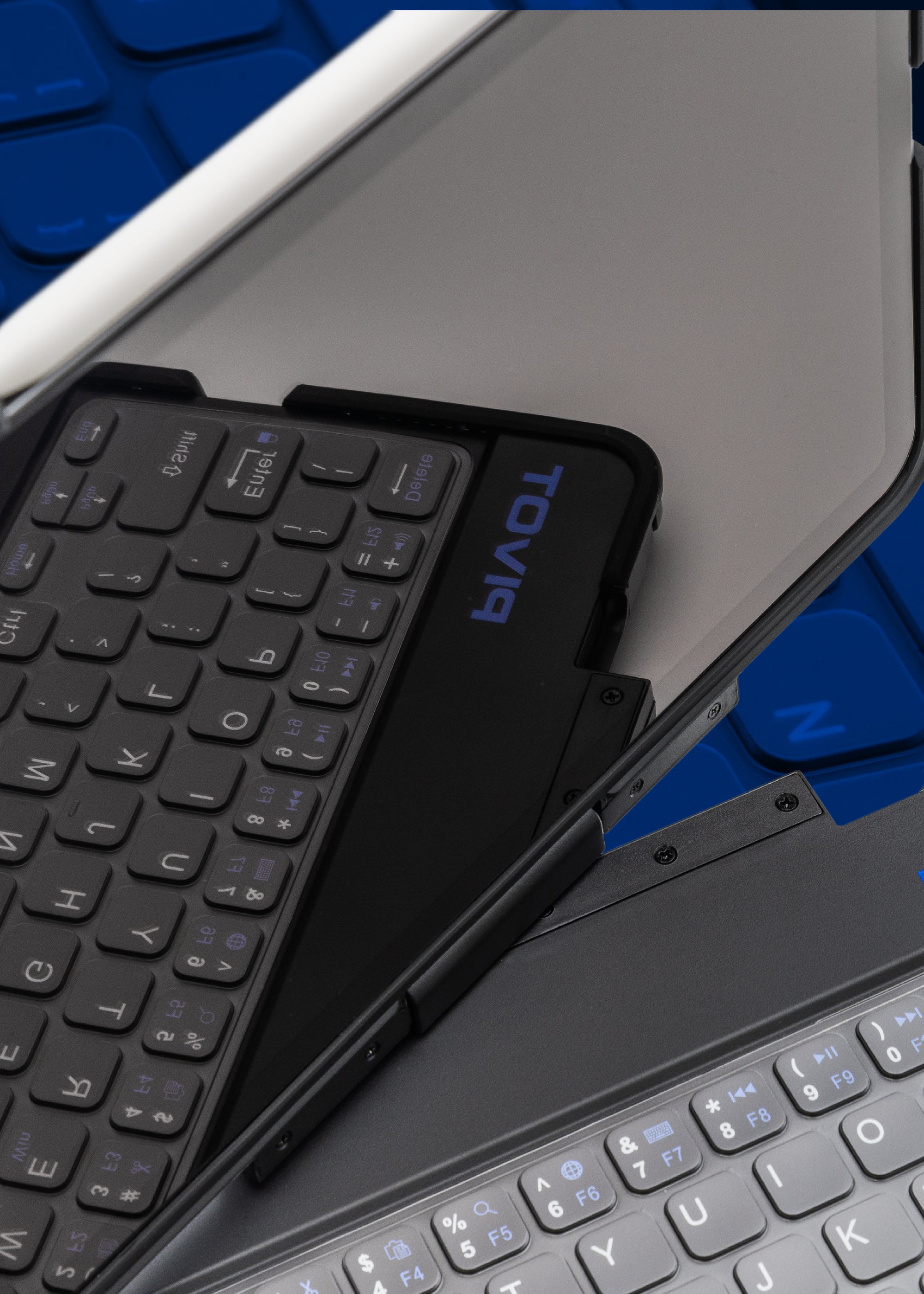 PIVOT CASE | Better Connection. Better Protection.